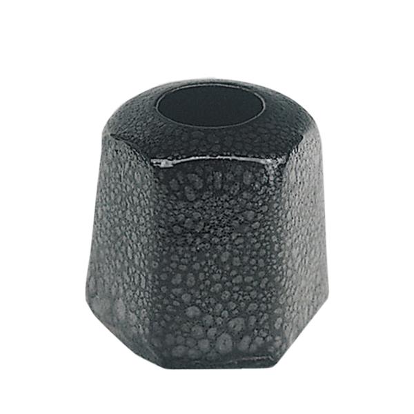 油滴天目釉安定した発色をする酸化焼成用の粉末釉薬焼成温度を約1,220〜1,230℃に調合し、安定した発色をする酸化焼成用の粉末釉薬です。釉薬には糊がすでに混合されていますので1kgの粉末を約700mLの水で溶くだけで使用できます。注意事項...