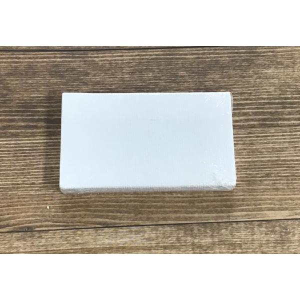 手のひらサイズのキャンバスですホワイトコットン　中目（油・アクリル兼用）シュリンク包装小さなキャンバスは高品質キャンバスと同じ素材・仕様だから、サイズや素材によっていろいろな使いかたができる新しい素材です。気軽にたくさん描けてすぐ飾れる　新...