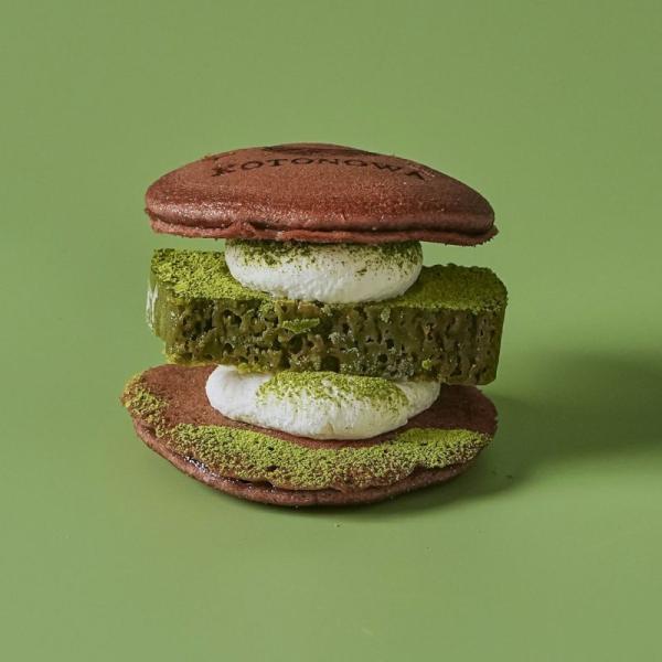 フランスの高級洋菓子テリーヌを贅沢に挟みました。奈良県産の香り高い「大和茶」を使用しこだわりの製法で焼き上げた濃厚テリーヌ×もちもち生地×甘過ぎない生クリームが絶妙なハーモニー。まるでケーキのようなどら焼きをお楽しみ下さい。【商品内容】大和...