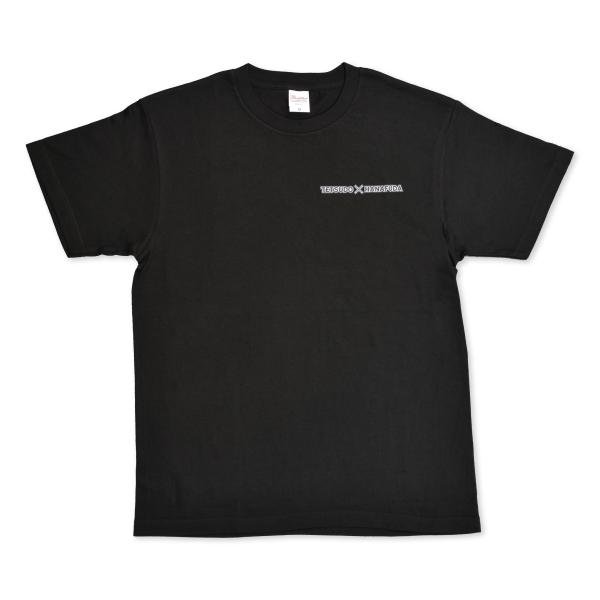 鉄道と花札を組み合わせたオリジナルTシャツです。秋田新幹線こまちと桜、背景には秋田新幹線の情景を描いた花札が背中を鮮やかに彩ります。1つ1つ丁寧に描かれた花札の絵柄は、よ〜く見ると4枚で1つの絵になります。【カラー】ブラック・ホワイト　【サ...