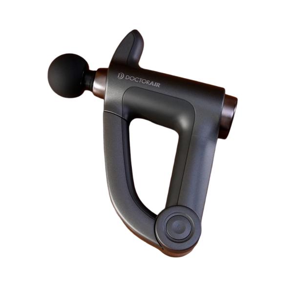 【商品名】ドクターエア エクサガンハンディPRO ブラック  REG-07BK【商品説明】●2WAY仕様の開閉アームと補助グリップで、全身くまなくアプローチアームの開閉が可能。届きづらい背中や腰にも簡単にアプローチができます。●片手で扱える...