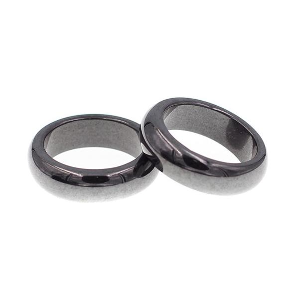 ○使用石○ヘマタイト（磁気入り）○サイズ○幅：約6mm　厚さ：約3mm【磁気ヘマタイト】ヘマタイトは、『勝利と成功に導くパワーストーン』と伝承されています。ヘマタイトは鉄分が多く、悪いものをはね返します。古くから信仰を守り、 悪い誘惑や邪気...