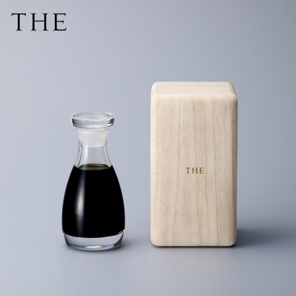 これこそは「THE」と呼べるものを新たに生み出しているプランド「THE」の液だれしない醤油差しです。桐箱入りでのお届けとなります。贈り物としても大変喜ばれます。2014年に発売されました「THE 醤油差し」桐箱タイプ。今あるべき姿を再度見直...