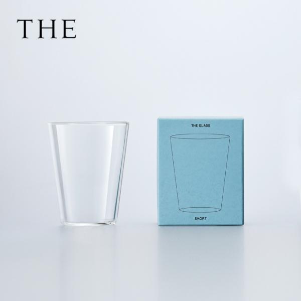 THE GLASSは、耐熱ガラス（耐熱温度差120℃）を贅沢に極限まで厚くして作ることで、割れにくく、軽く、電子レンジや食器洗い機でも使えるようにしました。【品名】THE GLASS SHORT 240ml 【サイズ（約）】Φ75×H95m...