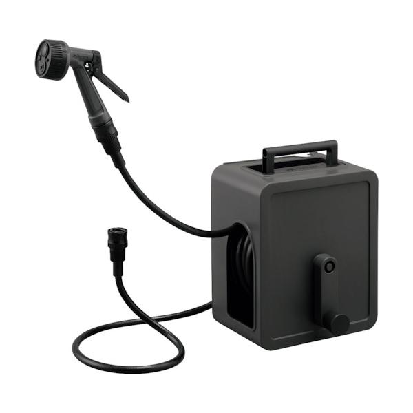 "●雨風や直射日光からホースを守り、傷みにくくするフルカバーホースリールです。<br>●アーチ状の巻き取り口がホースの片寄りを防ぐので、ホースの巻き取りが簡単です。<br>●アクアガンと蛇口口金を付け替えることで、手...