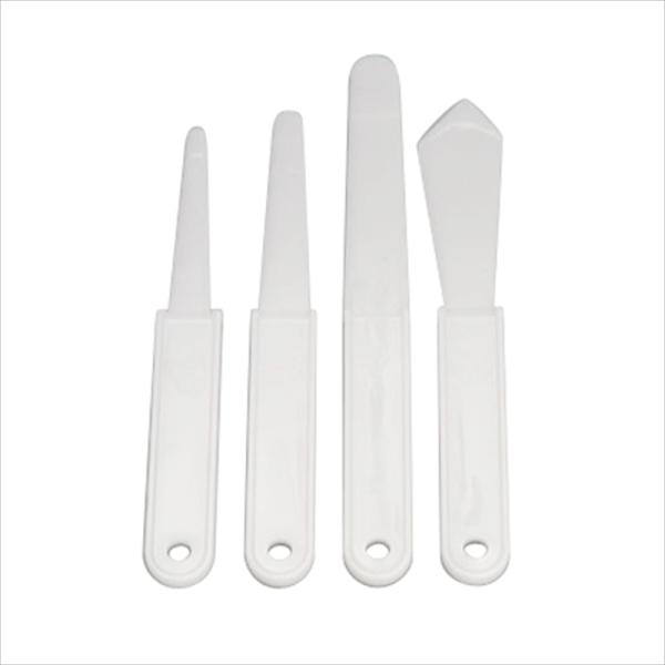 サッシ廻りのコーキング仕上げや水廻りサイディング・クロス仕上げに便利なプラスチック製のヘラです。[用途]コーキング用ヘラセット。[機能]軽くて弾力性があるプラスチックで、手になじみ、壁やタイルを傷つけません。ヘラの先端が45度に面取り加工さ...