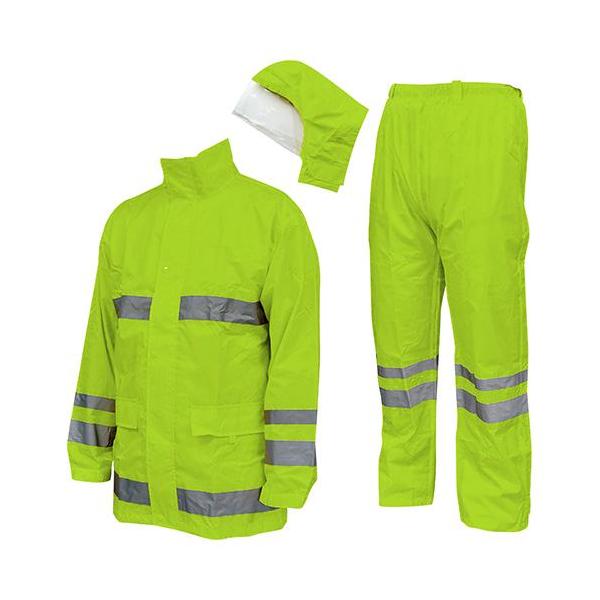 高輝度反射素材と鮮やかなハイビズカラーで夜の視認性を向上したレインスーツです。[用途]レインウェア。[機能]クリア部分を拡大した着脱式のパノラマワイドフードを採用しています。高輝度ガラスビーズ反射帯を360度全方向に採用しています。上下ワン...