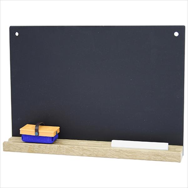 昔懐かしい黒板をA5サイズに仕上げました。[用途]黒板。[機能]黒板板面は、板面が反りにくいMDF素材です。A5サイズの黒板はちょっとしたメモがわりに立てかけたり、紐で吊るしたり、ピンでとめたり、どこでも気軽にお使いいただけます。黒板、黒板...