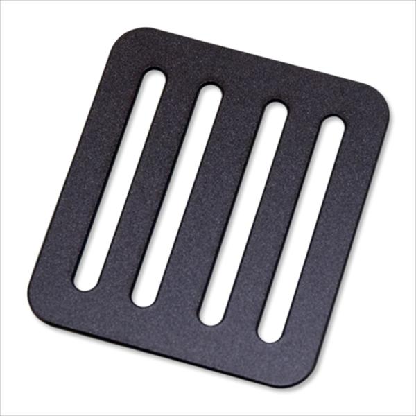 ベルト幅50mmの安全帯用D環止めです。[用途]D環止め。[機能]D環・B環を安全帯に取付ける為の取付けプレートです。[仕様]●適用ベルト：幅50mm。●色：黒。●四つ穴。[材質]●本体：アルミ製。…