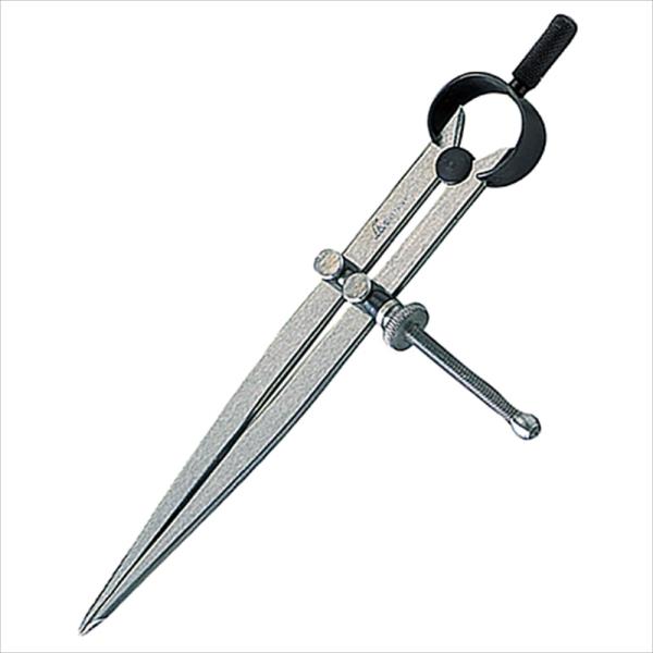 鉄板上の硬い部分に円形をケガく際に使用する鋼製コンパスです。[用途]円形ケガキ用鋼製コンパス。[機能]先端部には焼き入れ加工されている鋼製コンパスです。スプリング付きで寸法の微調整がネジで出来ます。[仕様]●使用範囲(半径)：150mm。●...