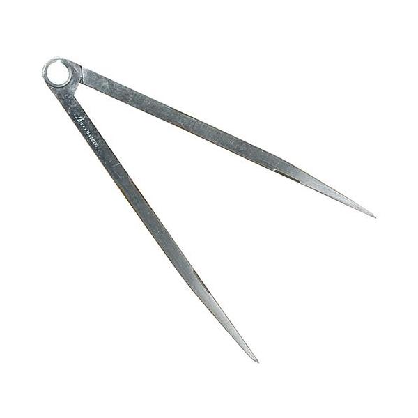 鉄板上の硬い部分に円形がケガけます。[用途]円形のケガキや加工品等の寸法の写し取り用鋼製コンパス。[機能]先端部には焼き入れ加工されている鋼製コンパスです。[仕様]●使用範囲(半径)：250mm。●重量：240g。●先端焼入加工。[材質]●...