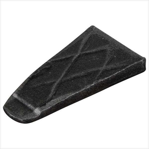 経済的な交換・補修用パーツです。[用途]交換用クサビ。[機能]鍬や片手鍬など農工具の抜け防止、ガタつき防止に使用します。抜け防止面が木柄に接するように打ち込んでください。[仕様]●サイズ(約)：厚5.5×幅21×長さ45mm。●1個入。[材...