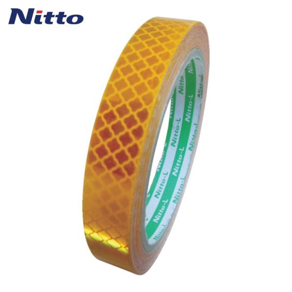 特長●プリズムレンズ型反射テープです。●夜間の視認性は、従来のガラスビーズ型と比較すると約7倍の明るさを保持します。●屋外耐候性10年の長期グレードです。用途●主要道路の規制標識や警戒標識に。●視界誘導標識に。