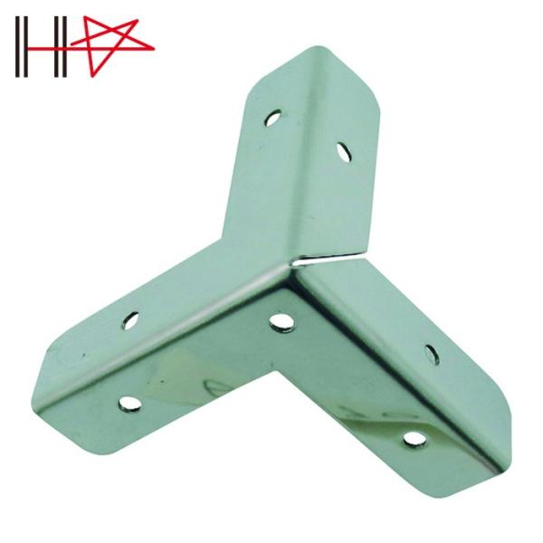 DAIDOHANT ジョイント金具|特長:コーナーやつなぎ目などの補助金具として使用できます。 錆びに強いステンレス製です。