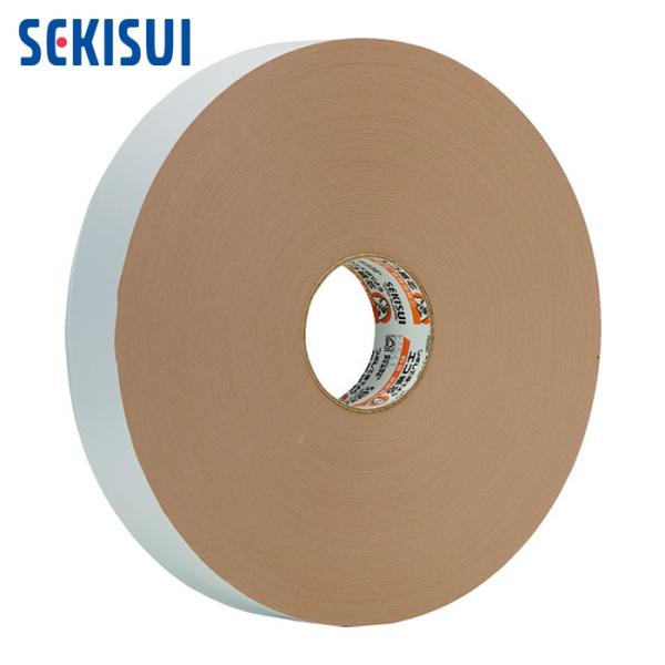 積水 自動封緘機用テープ|特長:ダンボール梱包に最も多く使われる汎用性に優れたテープです。 特殊な樹脂加工により防湿性に優れ、高・低温性にも優れています。