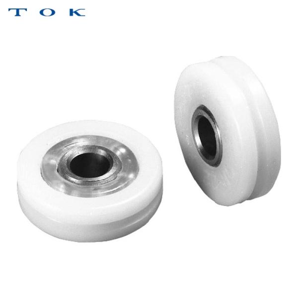 TOK 樹脂ベアリング|特長:プラスチックを使用することで、搬送物を傷つけづらいです。 プラスチックの自己潤滑性により、グリス切れが発生してもすぐには破損しづらいです。