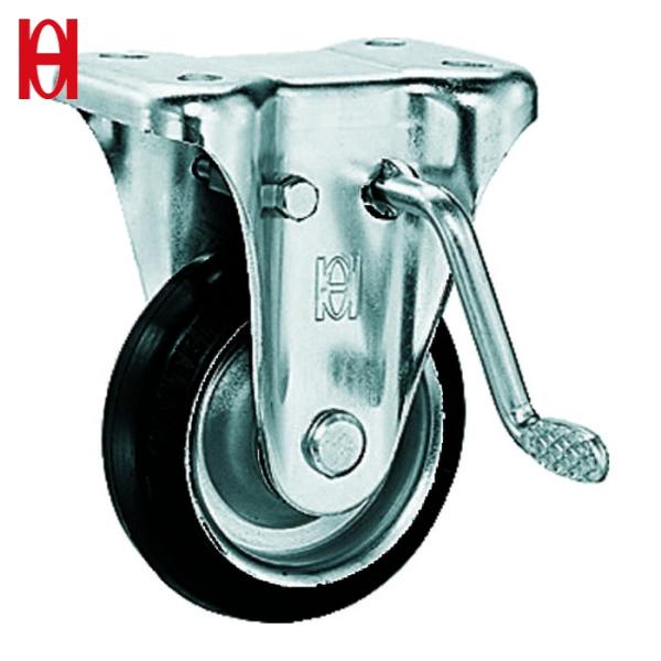 OH プレート式ゴムキャスター|特長:中荷重で最も多く使用されているキャスターの規格品です。 固定車のブレーキ付きです、OHJBと併用しますと、4輪ともロックされますので台車の固定力が強くなります。 ブレーキのロック・フリーは足踏レバーのワ...