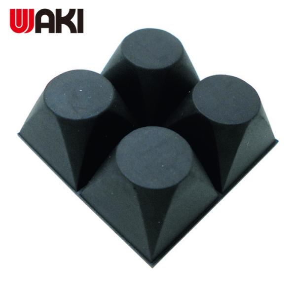 WAKI 合成ゴム素材|特長:抜群の弾性力で衝撃を吸収し、音や傷を防止します。 粘着タイプです。