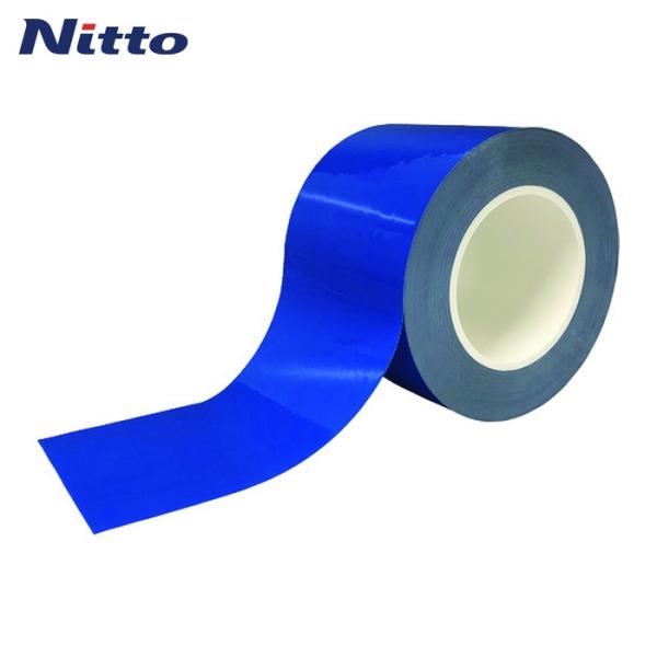 ニトムズ ラインテープ|特長:耐久性に優れ、環境に優しく、作業性も抜群のラインテープです。 はくり紙が無く、長巻なので長い距離でも貼りやすく作業効率が上がります。 耐油性に優れています。