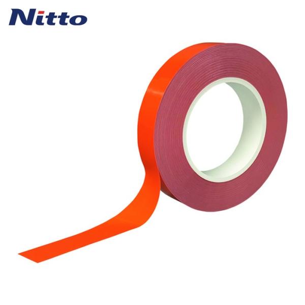 ニトムズ ラインテープ|特長:耐久性に優れ、環境に優しく、作業性も抜群のラインテープです。 はくり紙が無く、長巻なので長い距離でも貼りやすく作業効率が上がります。 耐油性に優れています。