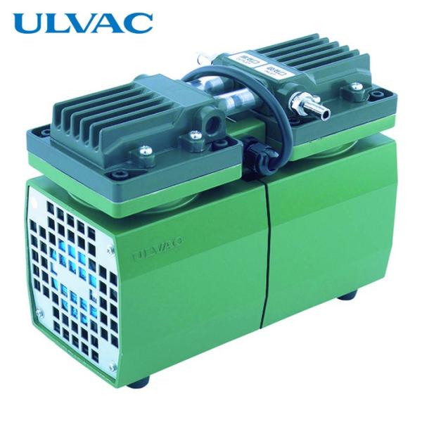 アルバック 真空ポンプ(ドライ式)|特長:ゴムの薄膜(ダイアフラム)の往復運動を利用して排気を行う真空ポンプです。 接ガス部には油、水などは使用していないドライ真空ポンプです。 サーマルプロテクタを内蔵し、安全面も配慮しました。