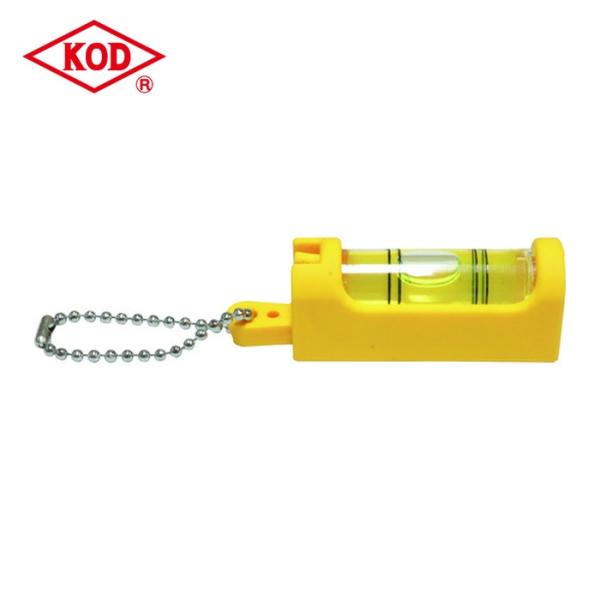 特長●2個をつなげると、縦横同時や垂直にも対応できます。●垂直、2軸測定可能です。●ボールチェーン付きでアクセサリー感覚で携帯できます。●DIYに最適な簡易測定器としてお使い頂けます。用途●簡単なDIYに。