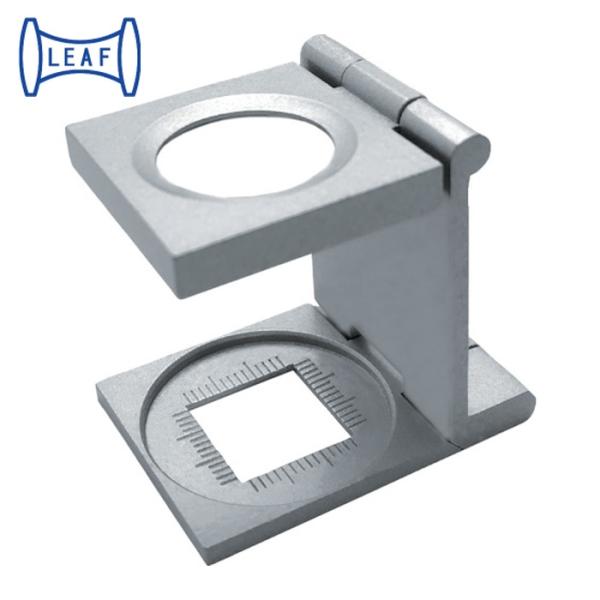 リーフ ポケットルーペ|特長:折りたたみ式拡大鏡です。 三つに折りたためてコンパクトに収納できます。