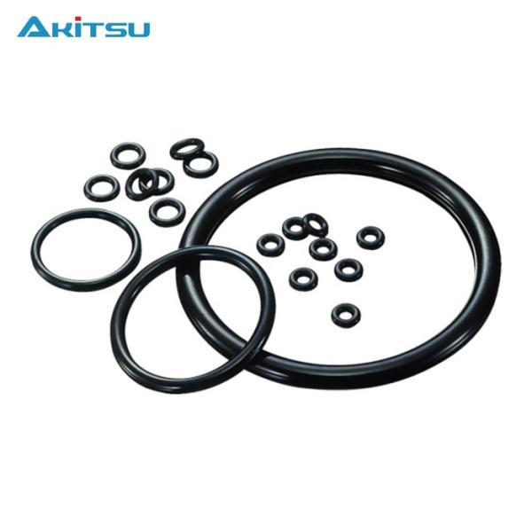 AK Oリング|特長:油や水の液体はもちろん、空気やガスなど、多種多様の流体を密封する目的で作られた合成ゴム製のOリングで、適度に圧縮することによって生じる応力を利用しシール機能を発揮します。