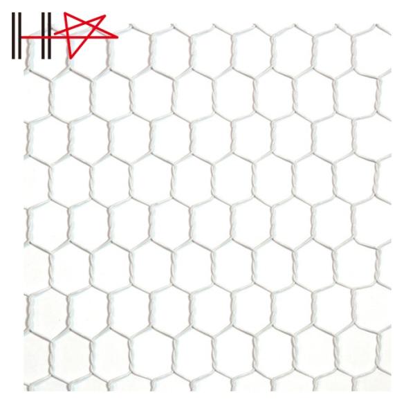 特長●工作など小さい加工に向いたサイズです。●隣接する2本の線が捻り合わさって亀甲状に六角に網目を形成した金網です。●線の一部が破断しても破断部が裂け広がりづらい特性を持ち、軽量で目動きが少なく加工が簡単です。●ビニール被膜線（なまし鉄線に...