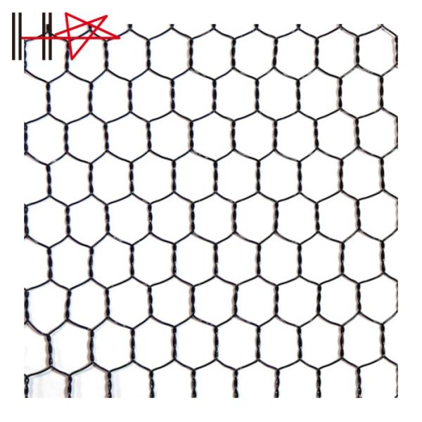特長●工作など小さい加工に向いたサイズです。●隣接する2本の線が捻り合わさって亀甲状に六角に網目を形成した金網です。●線の一部が破断しても破断部が裂け広がりづらい特性を持ち、軽量で目動きが少なく加工が簡単です。●ビニール被膜線（なまし鉄線に...