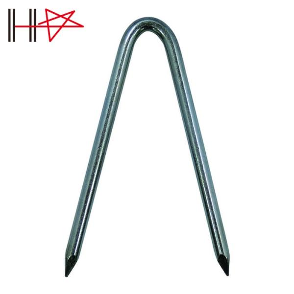 特長●地面にロープをガッチリ固定したい時に便利です。用途●区画分けや侵入防止、ブルーシートやサンシェード等の固定に。