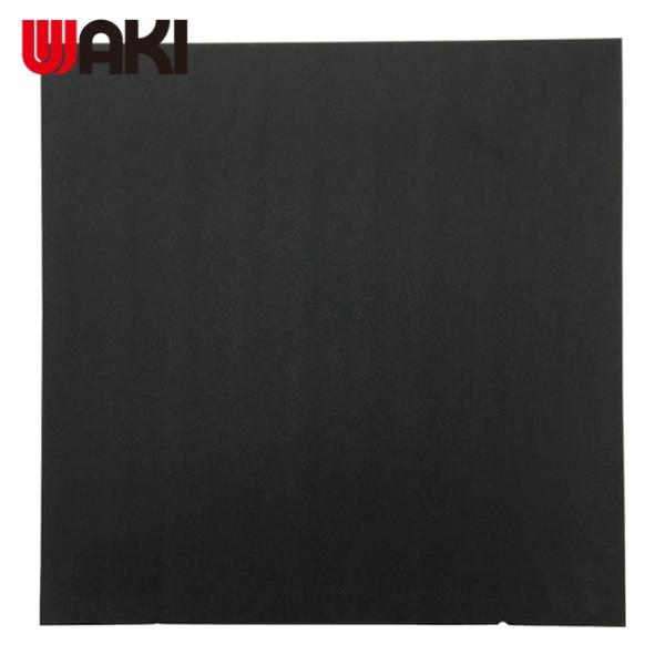 WAKI 合成ゴム素材|特長:NRゴムと比較して耐侯性、耐熱性、耐薬品性に優れ、屋外での使用に向いています。 色移りしにくく、周囲を汚染しにくい材質です。