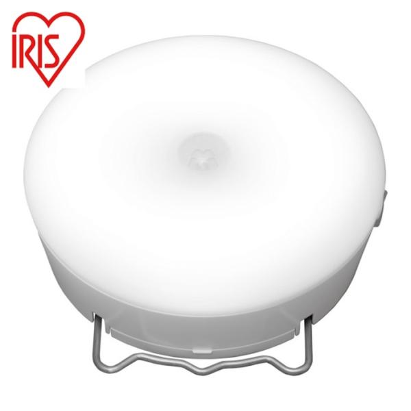 IRIS 室内用センサーライト|特長:壁紙には両面テープ、壁フックは収納式フック、天井にはねじ、金属面にはマグネットで取り付けられます。 センサーが人の動きを感知して自動的に点灯する乾電池式LED室内センサーライトマルチタイプです。