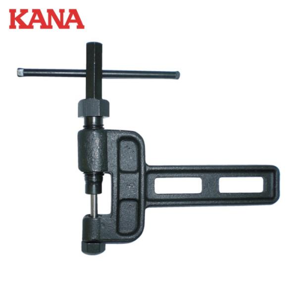 KANA チェーンカッター|特長:チェーンの編成替えをする際に使用します。 軽い本体で簡単にローラーチェーンのピンを抜くことができます。 ローラーチェンをはさみ、カッターネジをまわすだけで迅速・簡単にピンを抜くことができます。