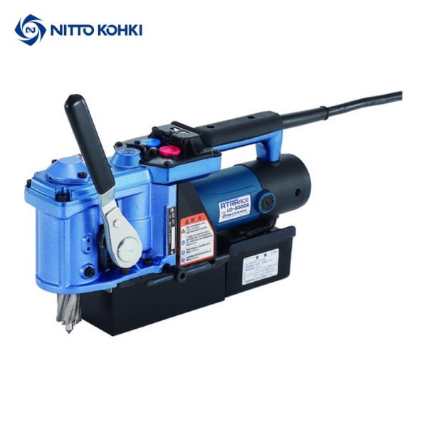 日東 磁気ボール盤|特長:小型・軽量で現場搬入、移動が容易です。 穴あけ位置合わせの調整機能付です。 (前後・左右:10mm)・モーター過負荷時停止機能付です。