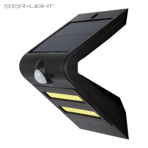 STARLIGHT 防犯用センサーライト|特長:暗い時に人の動きを検知して約15秒自動点灯します。 ソーラー充電タイプなので、コンセントのない場所に設置できて、電気代・メンテナンスフリーです。