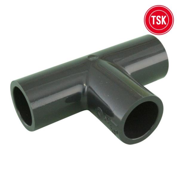 トーエー 塩ビ管HI継手(チーズ)|特長:普通の工具で簡単に切ったり削ったりできます。 パイプの接続は専用の接着剤で容易に接合でき、漏水の心配がありません。