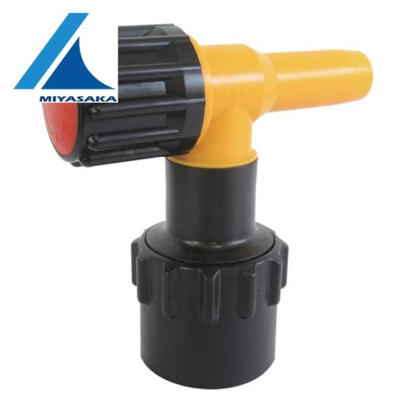 ミヤサカ コック|特長:誰でも簡単にワンタッチ脱着できます。 大型回転ツマミで操作性抜群です。 ツマミ操作は約90度内でスムーズな出量調整ができます。