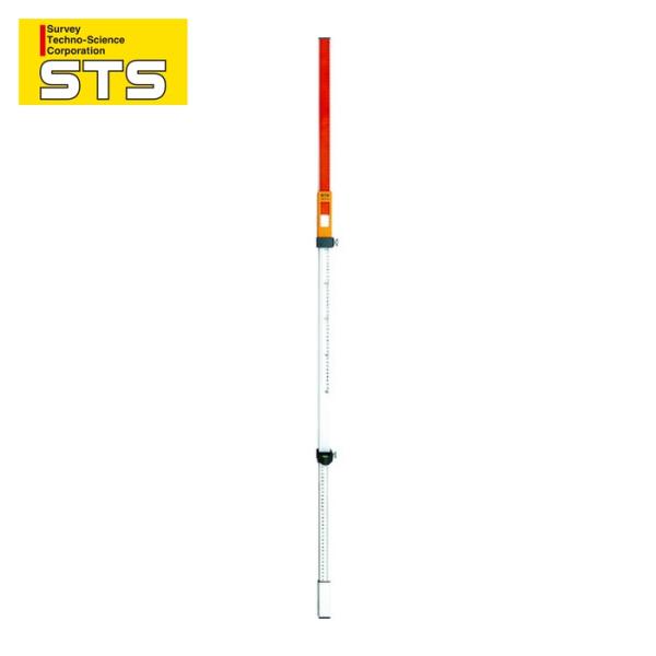 STS ポール|特長:受光器付属品のクランプでは難しかったスケール棒上での受光器位置決めを簡単にスライドさせて決められます。 受光器をスライドして比較高低差測定が簡単にできます。 裏面は1mm単位の目盛があるのでバカ棒としても使用可能です。