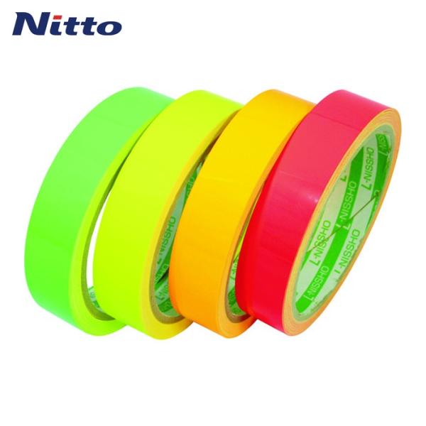 特長●太陽光や照明により蛍光を発し鮮明に見えます。●設置が容易なはく離紙付です。用途●屋外用。●工場、倉庫などあらゆる標示に。●さまざまな危険標示。●衝突防止標示に。●各種施設の段差標示。●通路標示。●誘導標示に。