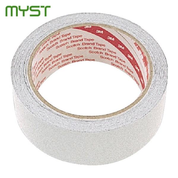 MYST ラインテープ|特長:ラインが夜間反射します。 塗装のような塗りムラやはみ出しがなく、きれいに貼れます。