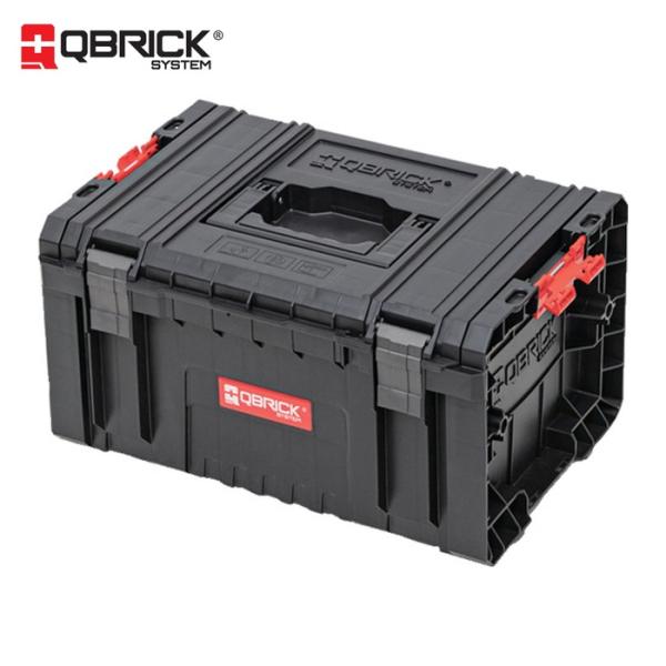 QBRICK システムボックス|特長:両サイドのバックルにより“QBRICK PRO”シリーズの全商品と連結可能です。 外寸間口450mmとコンパクトサイズで保管運搬しやすいです。 ボディはポリアミド樹脂製で耐久性が高いです。