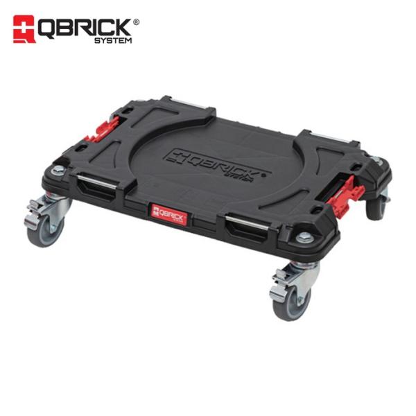 QBRICK システムボックス|特長:両サイドのバックルにより“QBRICK PRO”シリーズの全商品と連結可能です。 外寸間口450mmとコンパクトサイズで保管運搬しやすいです。 ボディはポリアミド樹脂製で耐久性が高いです。