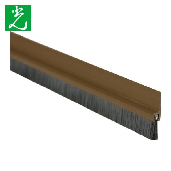 光 滑雪シート|特長:ドアの下部に貼るだけ簡単粘着タイプです。