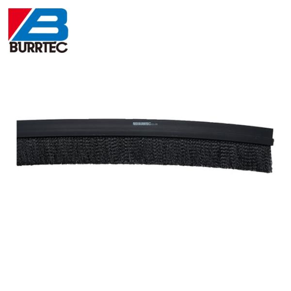 BURRTEC 防虫防獣ブラシ|特長:あらゆる隙間からのホコリ・風・雪・虫の侵入対策が可能です。 フレームにゴム(TPE:熱可塑性エラストマー)を採用しています。 ドアの寸法に応じて、簡単にハサミで切断できます。
