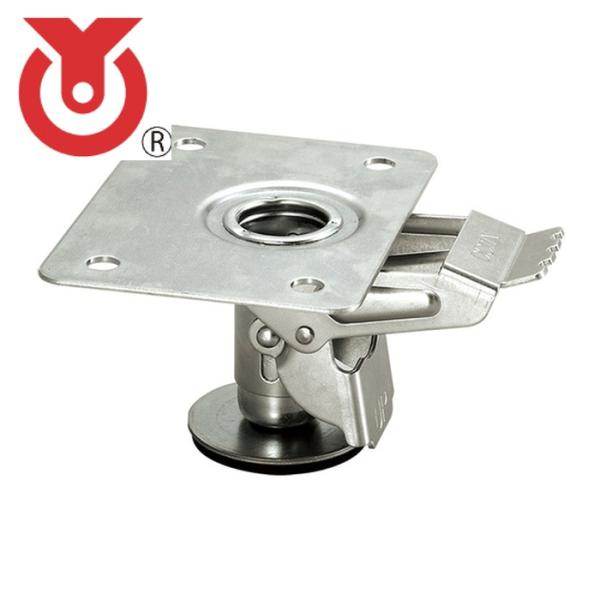 ユーエイ ストッパー|特長:ワンタッチの簡単なペダル操作で台車を固定することができます。 内蔵スプリングの動きによって床面を押しつけてロックします。