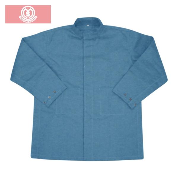 吉野 耐熱ジャケット|特長:500°Cで炭化する高耐熱繊維を使用しており、溶融や収縮を起こしません。 通気性がよく、作業の快適性を保ちます。 革製品と違い軽くしなやかで、吸水性に優れ乾きも早いです。