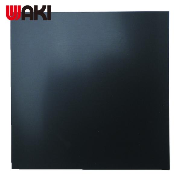 WAKI 合成ゴム素材|特長:耐候性、耐熱性、耐薬品性に優れています。 屋外でも安心して使えます。 色移りしにくく、周囲を汚染しにくい材質です。