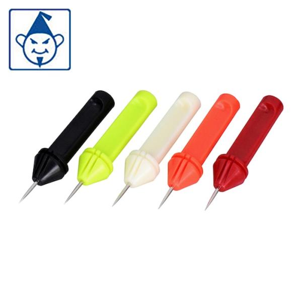 たくみ 墨つぼ用交換部品|特長:結び目なしで糸に取り付けできます。 貫通力が高く、錆に強いステンレス針です。