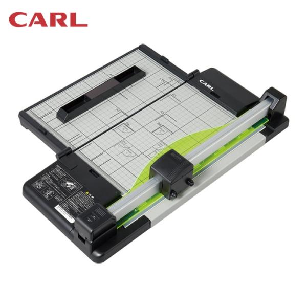 カール 裁断機|特長:紙押さえ板に集光素材を採用し、裁断位置が把握しやすい50枚裁断機です。 盤面は折り畳み式なので僅かなスペースにもコンパクトに収納可能です。 スライダーを下に押しながらスライドさせる裁断方法は、少しの力で簡単に、そしてき...